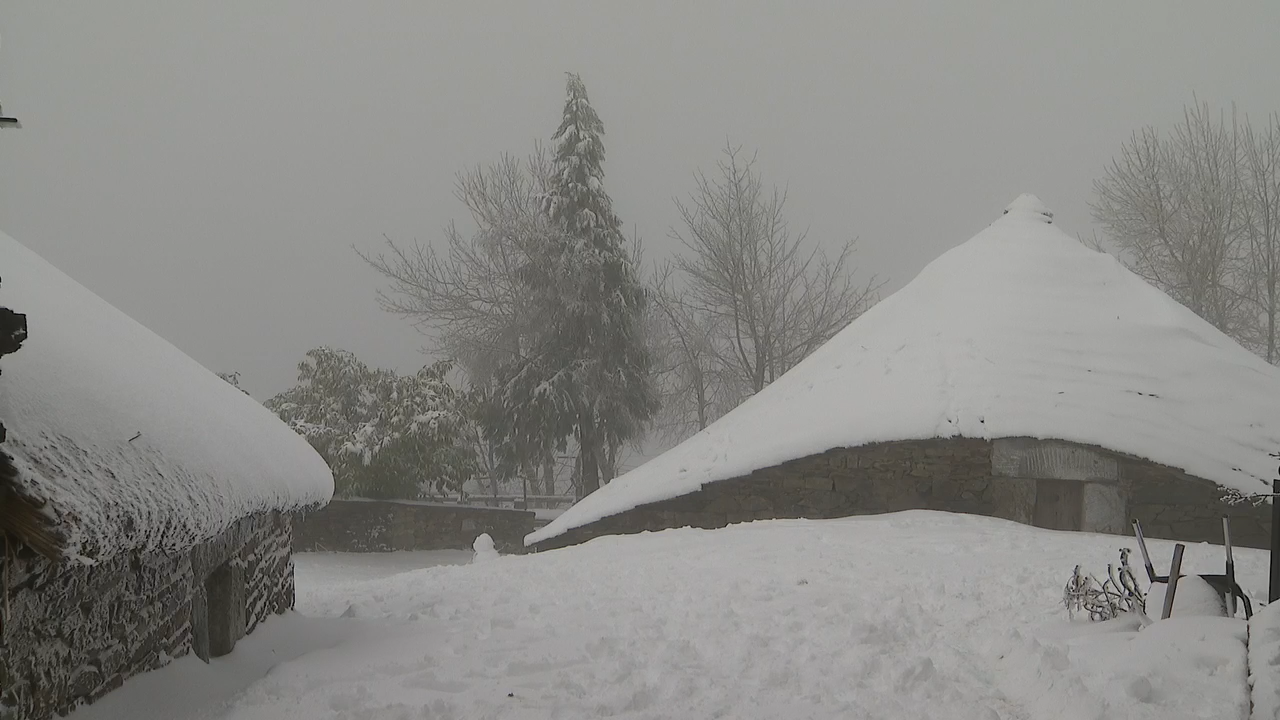 A neve permanecerá a fin de semana nas zonas altas sen novas ...