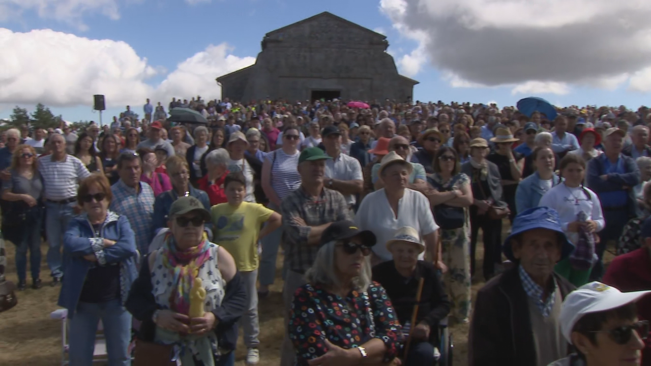 A romaría do Monte Faro, en Chantada, axunta un ano máis devoción e ...