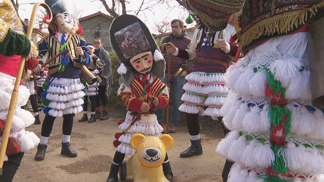 Os felos percorren as aldeas de Maceda coas súas trasnadas - G24