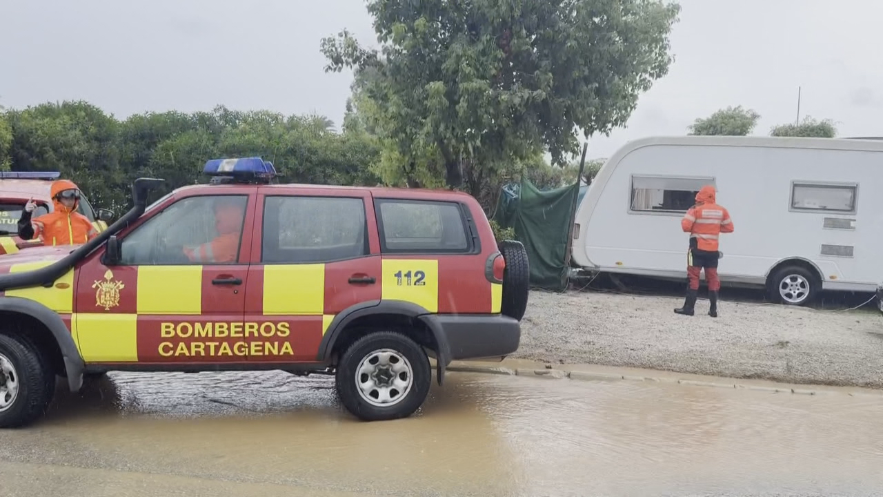 Ata un cento de desaloxos en Cartaxena por mor da forte chuvia da dina ...
