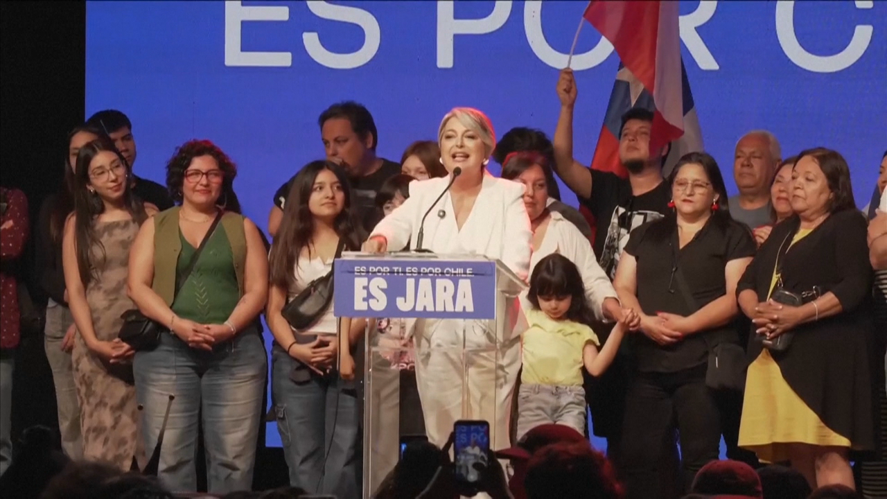 Os chilenos elixirán presidente entre a comunista Jara e o ...