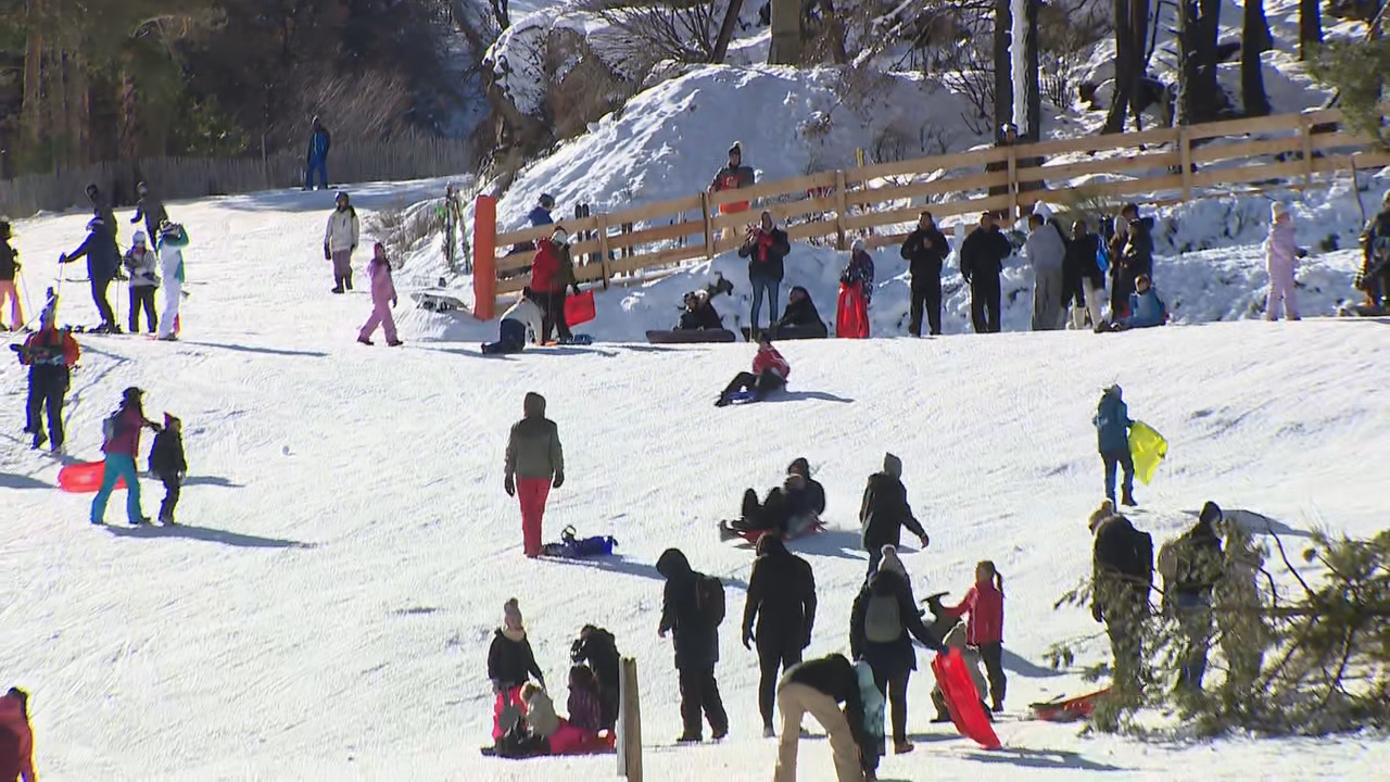 Moita afluencia en Manzaneda na primeira fin de semana que está aberta ...