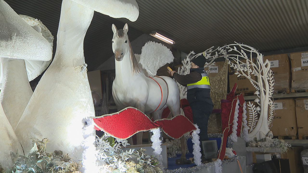 As carrozas para o desfile dos Reis Magos xa están case rematadas - G24